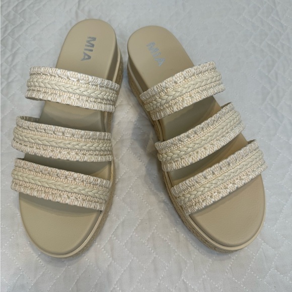 MIA | Shoes | Mia Off White Platform Slides | Poshmark